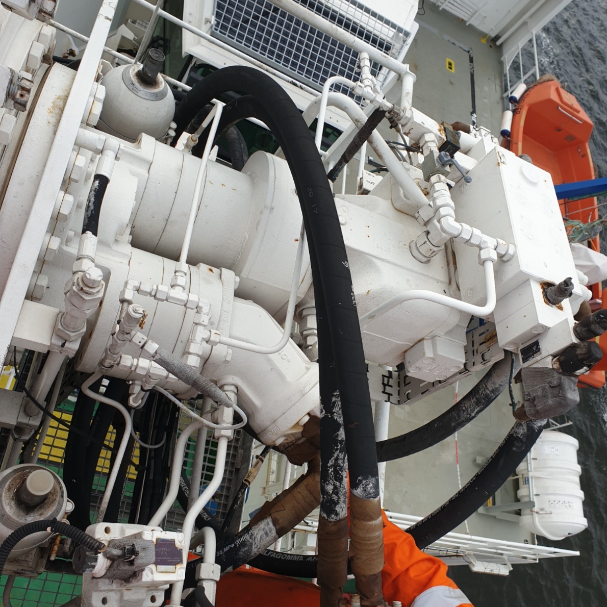 Upgrading of Offshore Crane 60T AHC Crane Including Software License #2 ...