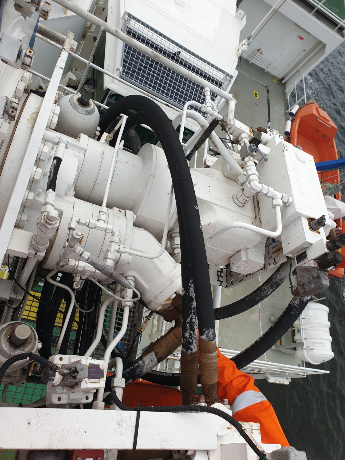 Upgrading of Offshore Crane 60T AHC Crane Including Software License #2 ...